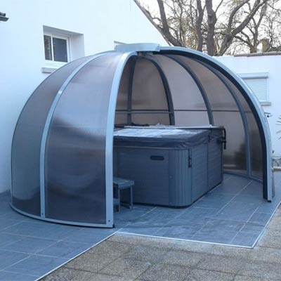 Gazebos pour décorer autour de votre piscine et pour abriter les spas